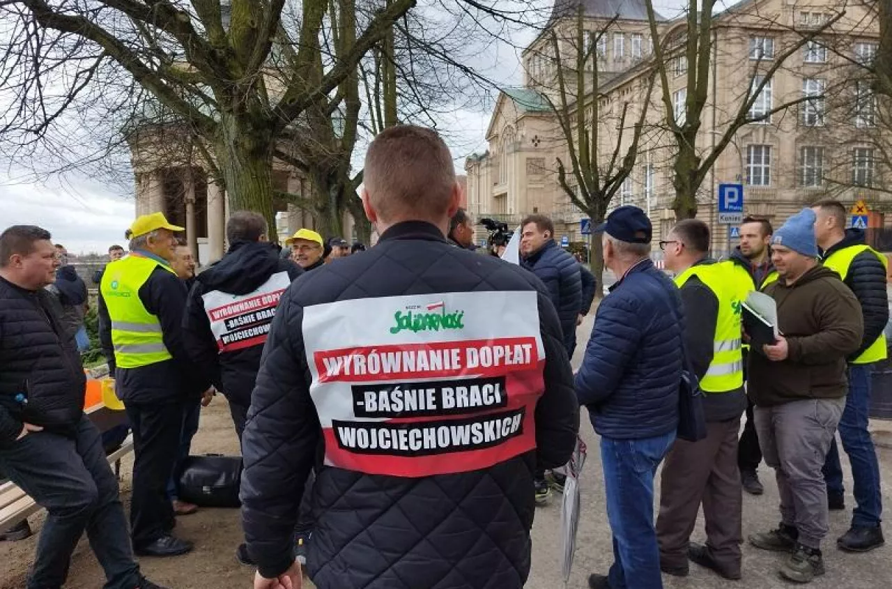 Protest rolników w Szczecinie potrwa miesiąc! Na co będą czekać rolnicy?