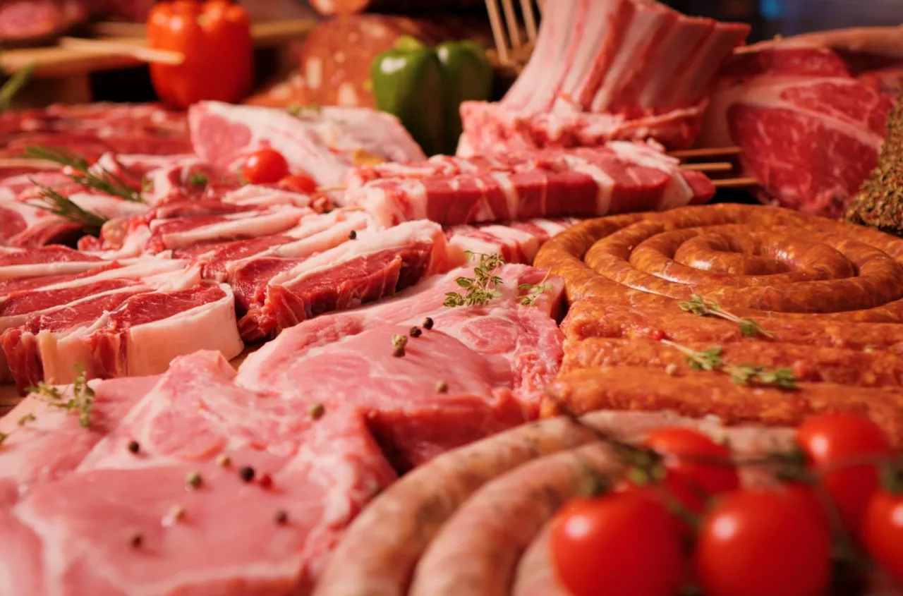 (Nie)zdrowe czerwone mięso: fakty i mity o szkodliwości mięsa w diecie